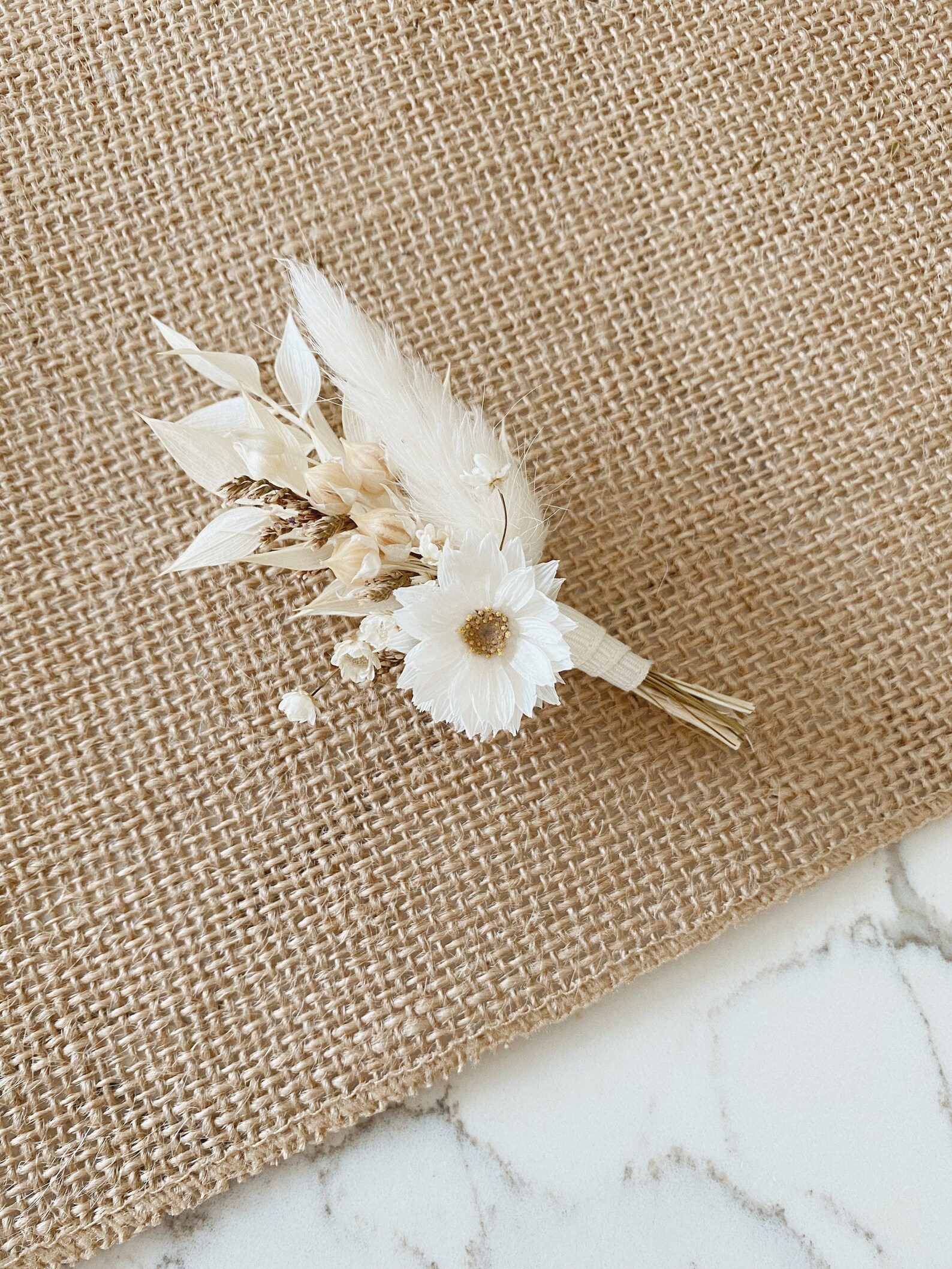 DAISY WHITE Buttonhole for Men Groom Groomsman Dried Florals - Etsy