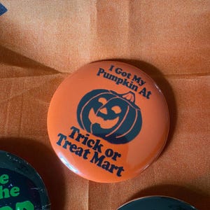 Retro-style Horror Halloween Buttons TRIO - Etsy