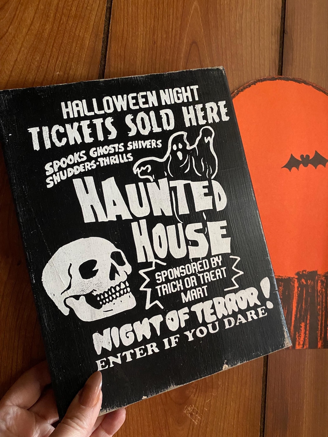 Retro Haunted House Sign - Halloween Wall Decor - Etsy