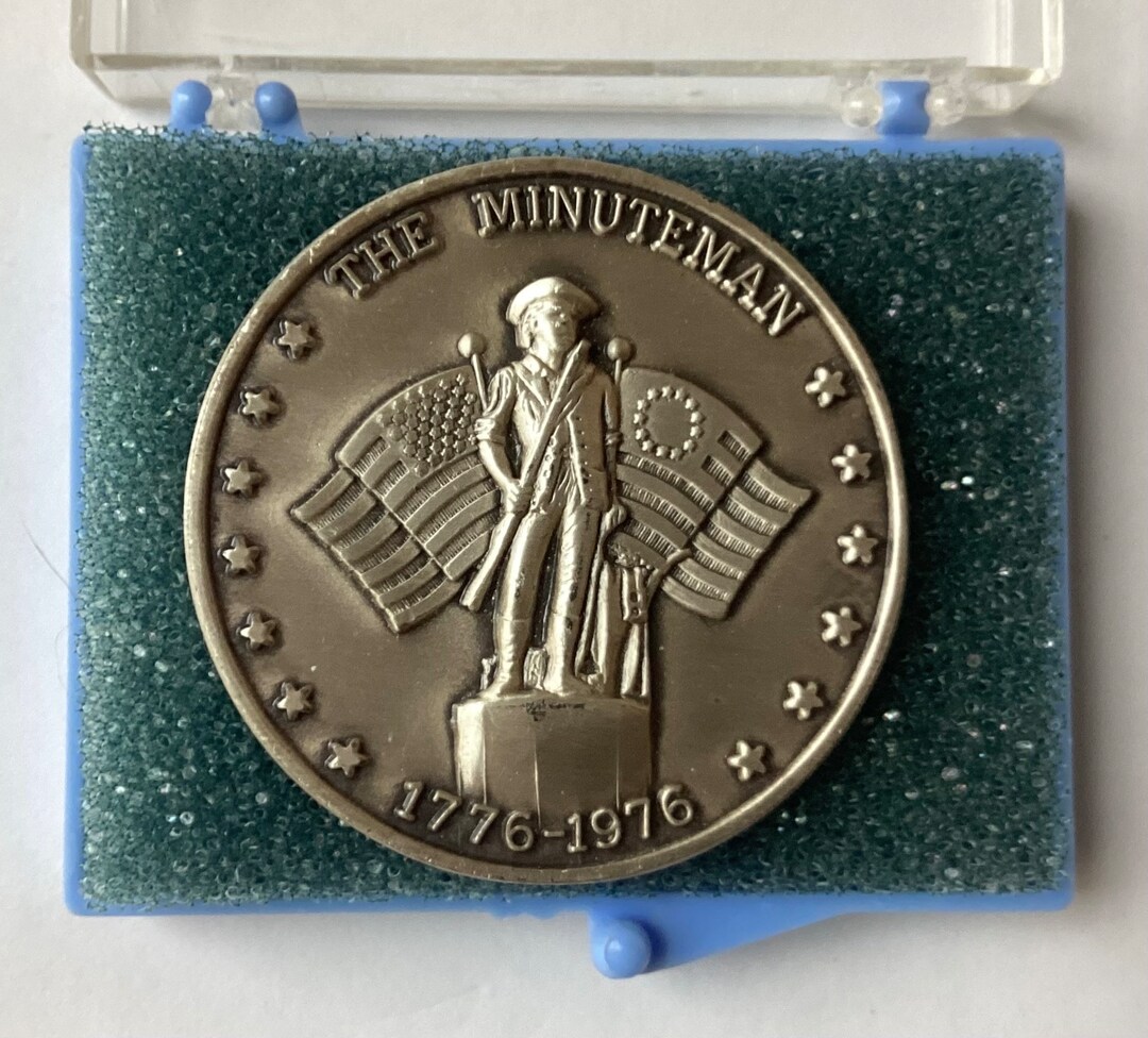 The Minuteman Bicentennial 1776-1976 Fine Silver .999 Challenge Coin ...