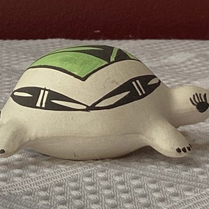 VTG Native American Pottery Turtle Figurine, Acoma, NW, Signed: MT, 2 3 ...