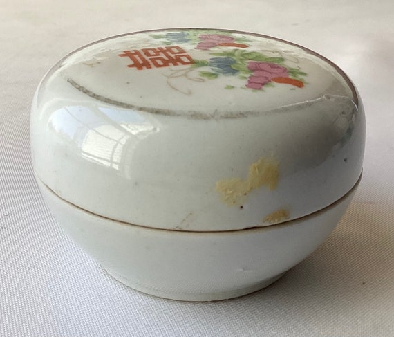 Antique Chinese Porcelain Floral Seal Box, Unmarked - Gem