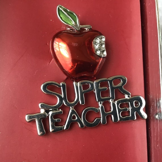 Vintage “Super Teacher” Genuine Crystal Pin in Gift B… - Gem