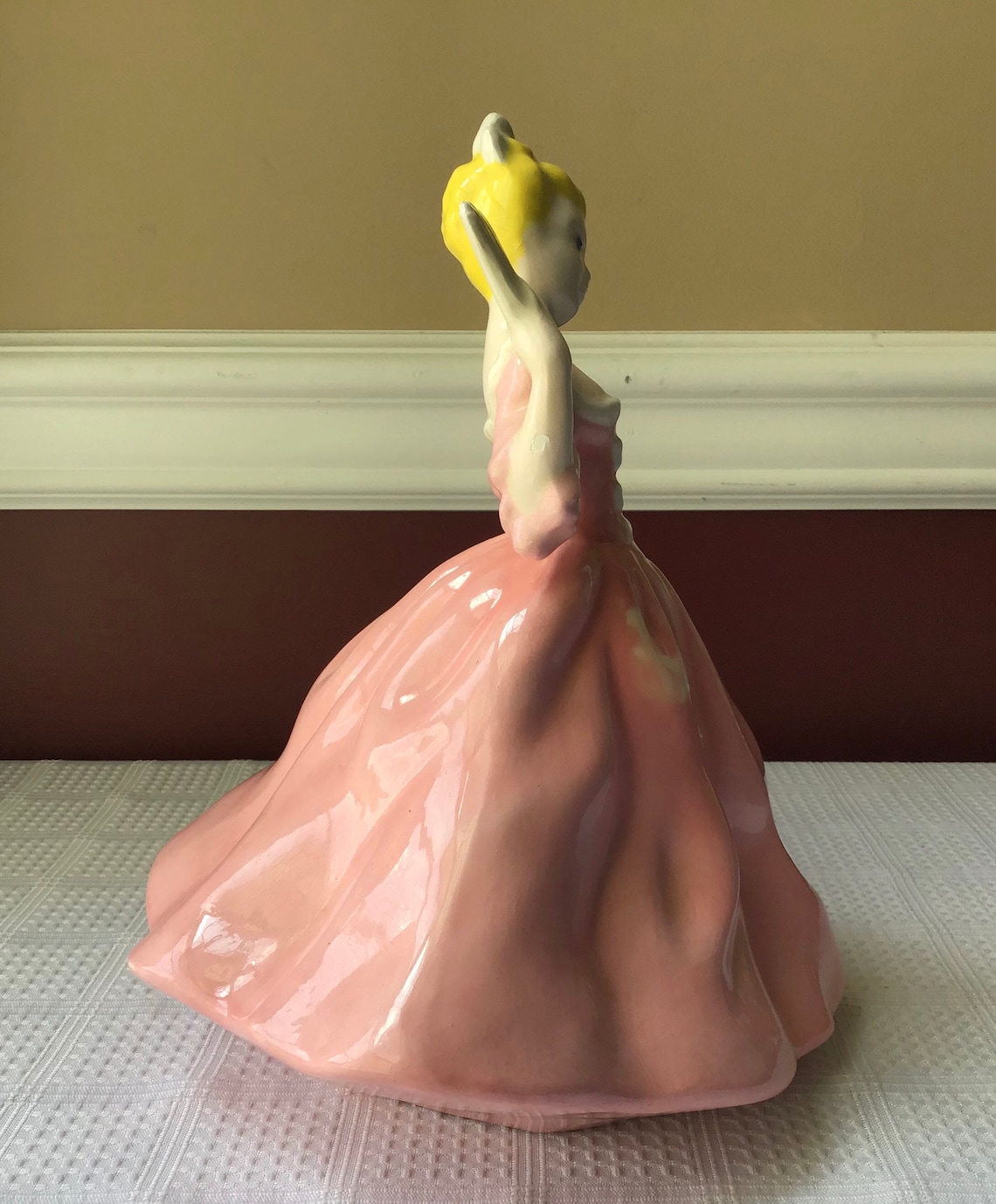 Vintage Porcelain Lady Figurine Marked ‘78, Royal Doulton Style - Etsy