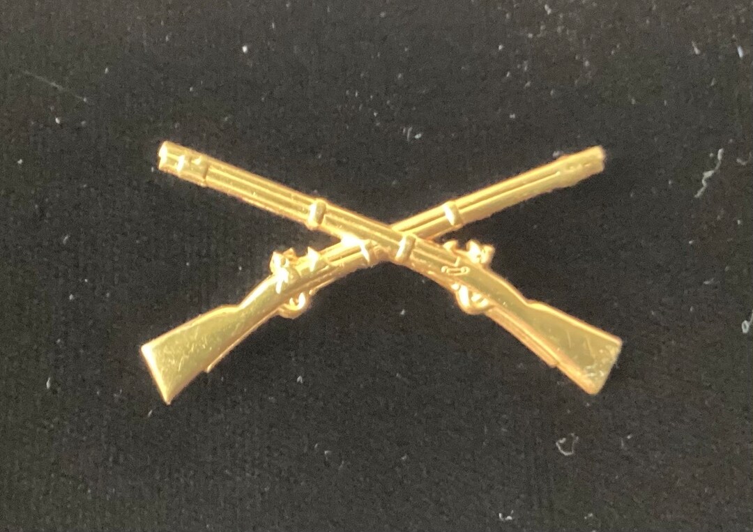 VTG WWII US Infantry/ Military Officer Crossed Rifle Insignia Pin - Etsy