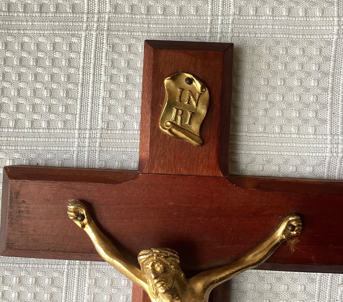 Vintage Crucifix/ Jesus on the Cross/ Christianity/ Christian Decor - Etsy