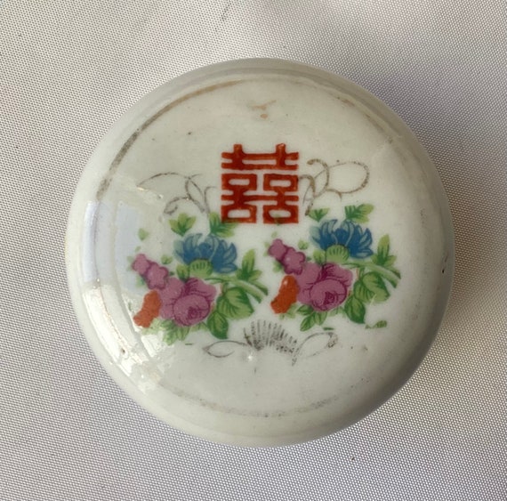 Antique Chinese Porcelain Floral Seal Box, Unmarked - Gem