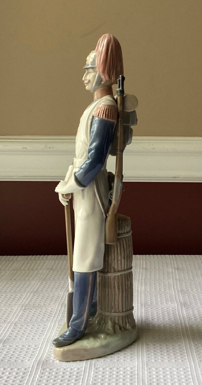 Vintage Lladro Soldier Porcelain Figurine, Spain #4839, 12” Tall - Etsy