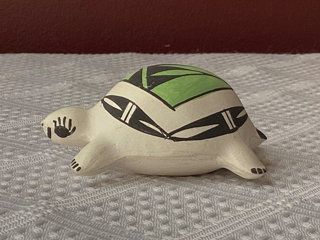 VTG Native American Pottery Turtle Figurine, Acoma, NW, Signed: MT, 2 3 ...
