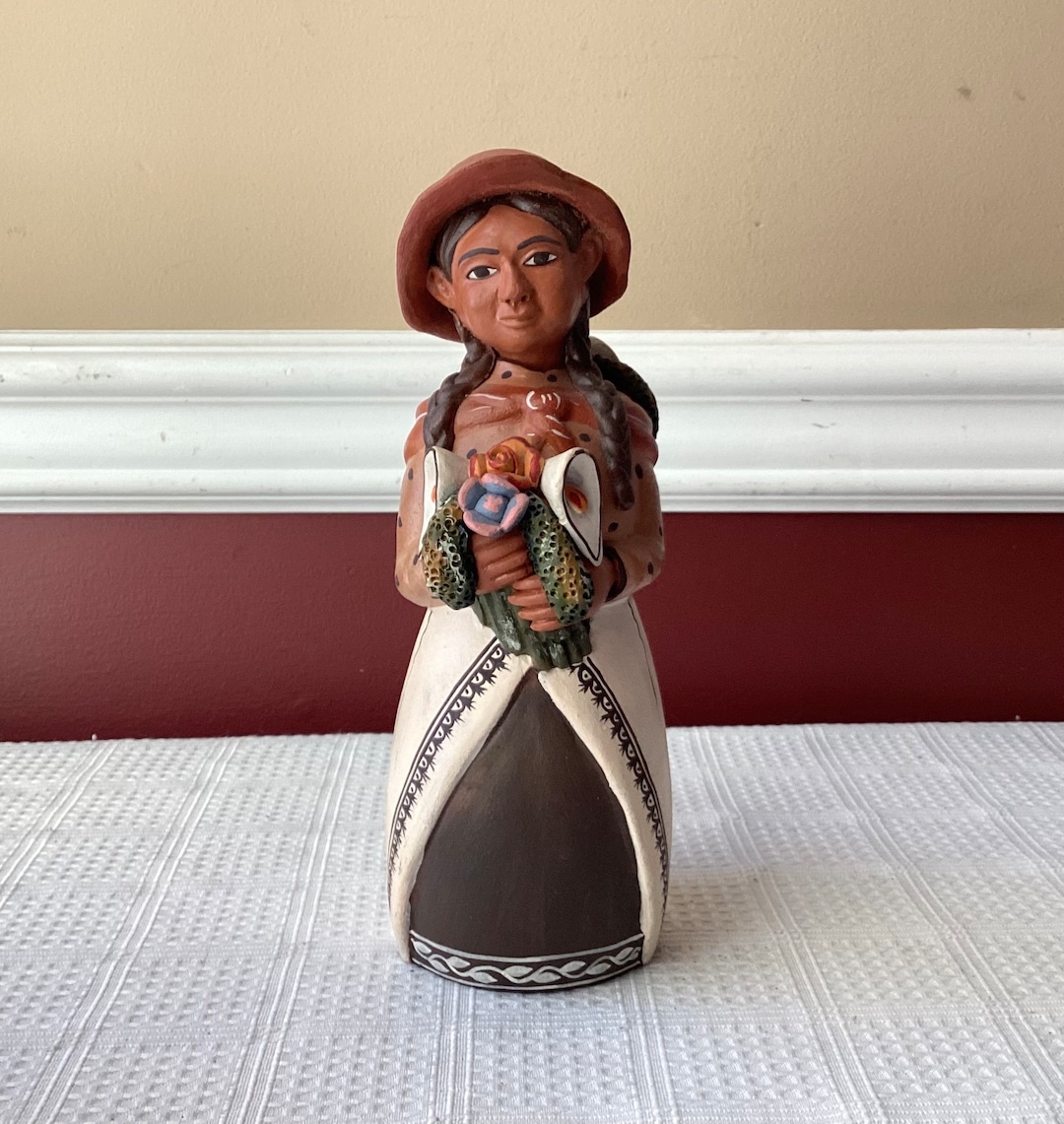 Vintage Clay Peruvian Folk Art Figurine of a Lady, 8 1/2” Tall - Etsy