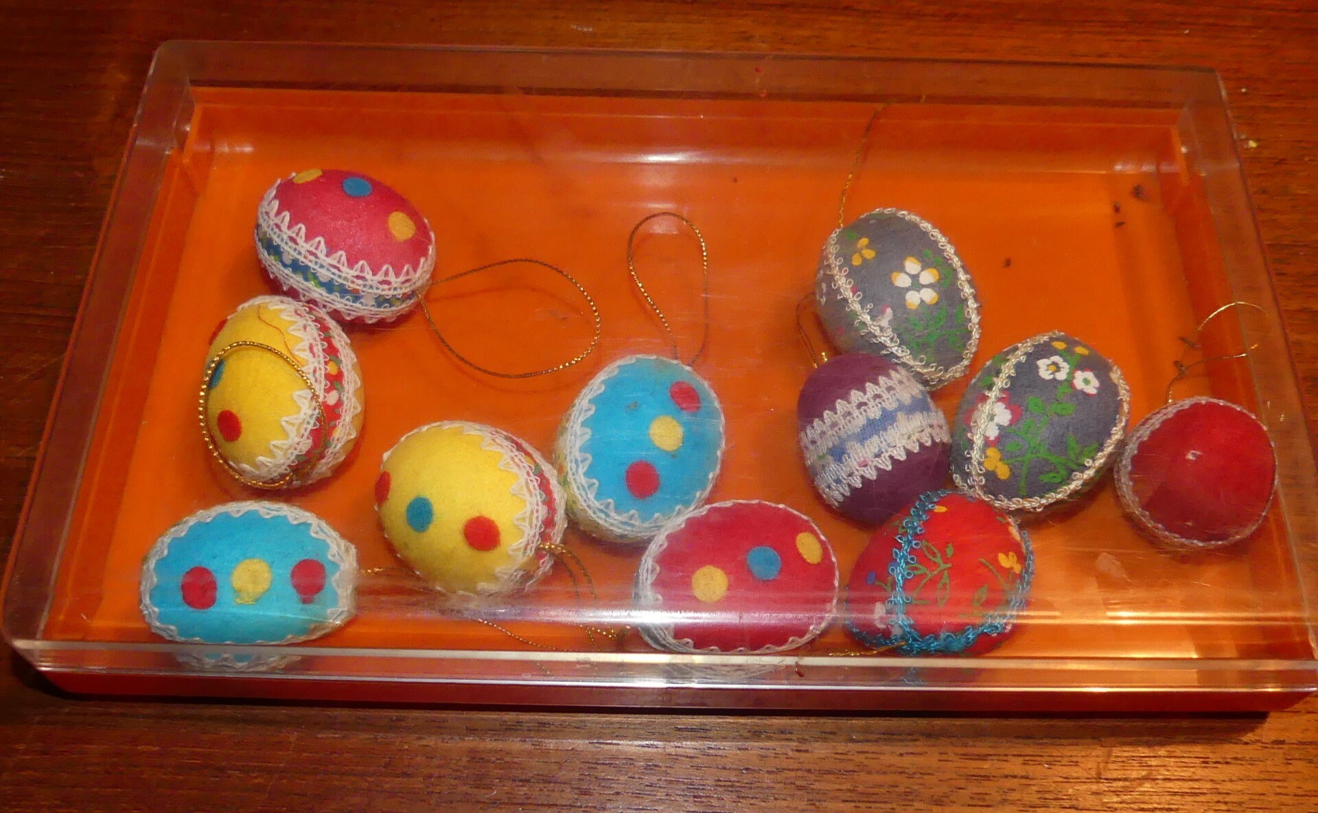 Vintage EASTER 11 Eggs Easter Shrub Decoration Small Easter Eggs Fabric ...