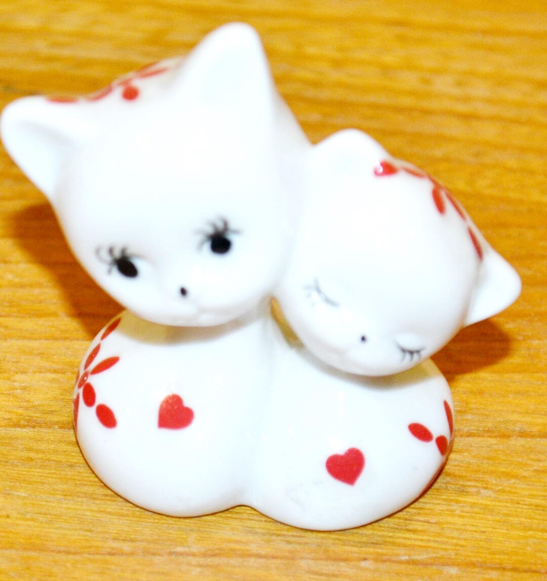 Vintage Ceramic Figure Cat Figure Red/white Hearts 70s Retro, Shabby ...