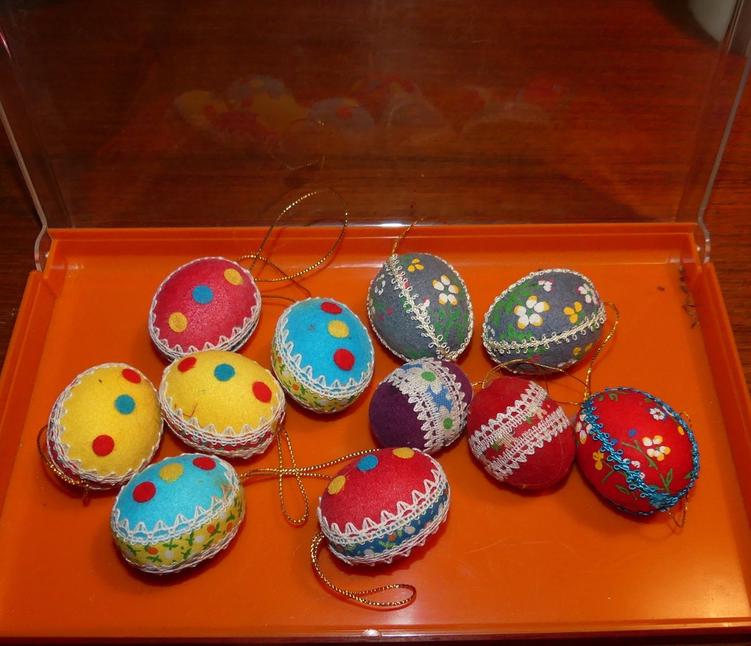 Vintage EASTER 11 Eggs Easter Shrub Decoration Small Easter Eggs Fabric ...