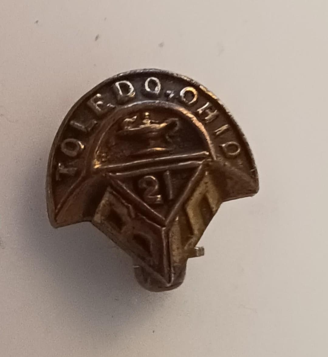 Vintage Antique Toledo Ohio 21 BS Shield Learning 1921 School Lapel Hat ...