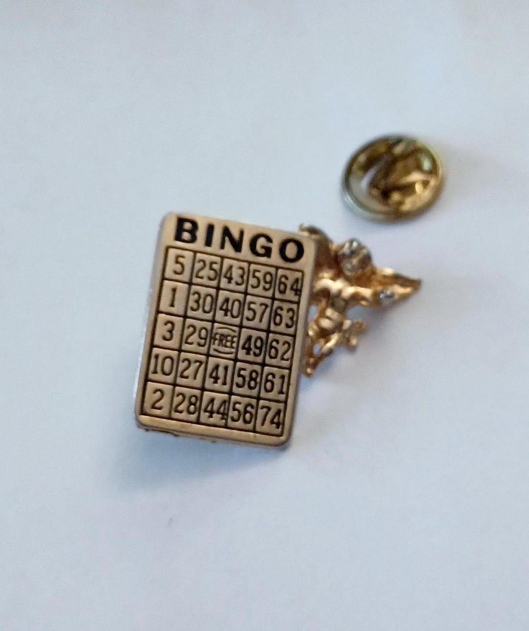 Vintage Angel on Bingo Card Gold Tone Lapel Hat Tie Pin Souvenir 0422 ...
