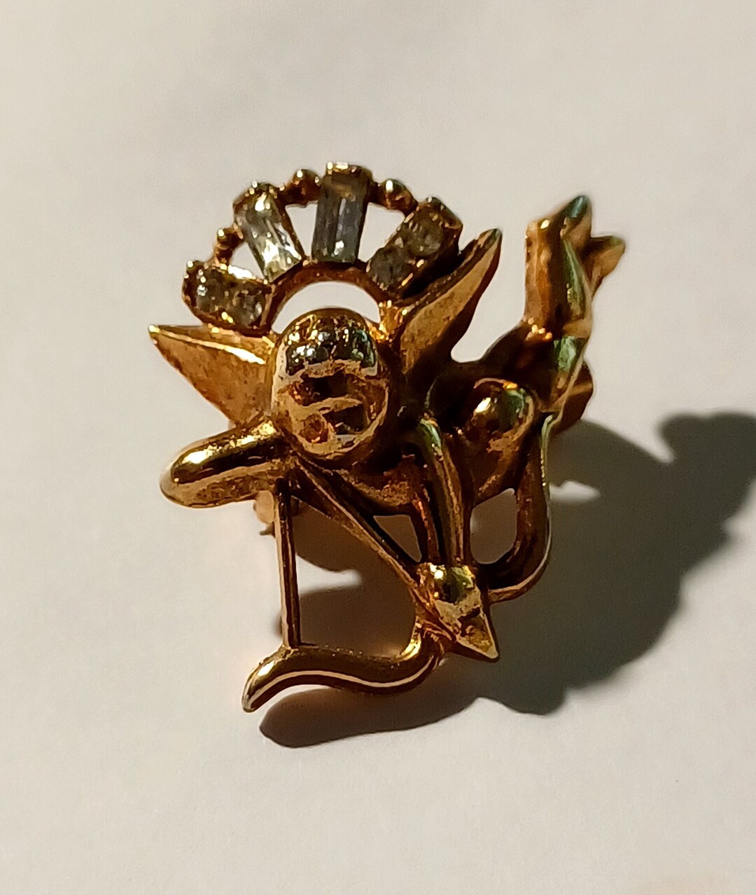 Beautiful Gold Tone Cupid Bow and Arrow With Rhinestones Round and ...