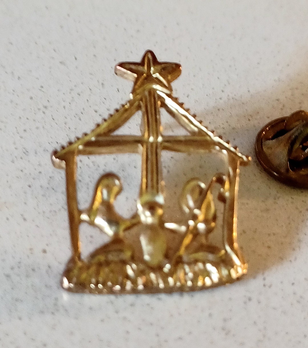 Vintage Gold Tone Nativity Scene Religious Holiday Lapel Hat Tie Pin ...