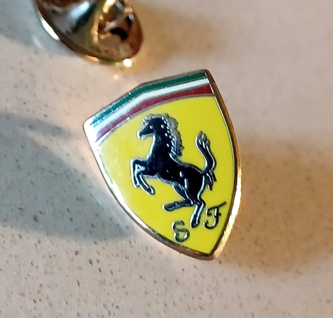 Vintage Scuderia Ferrari Emblem Crest Lapel Hat Tie Pin Souvenir 1661 ...