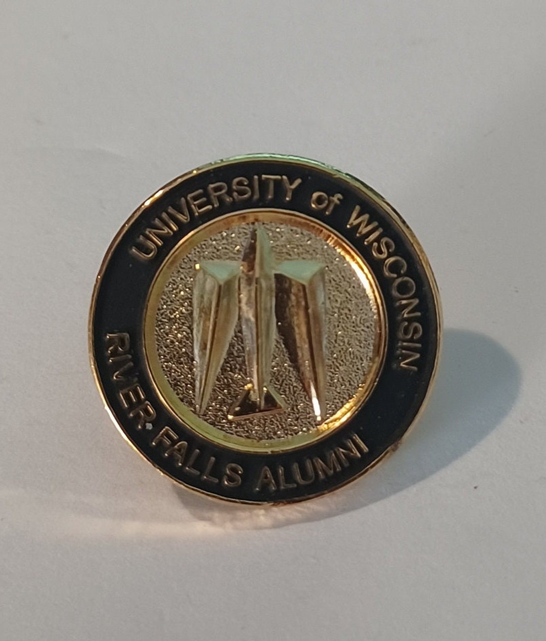 University of Wisconsin, River Falls Alumni Lapel/hat Pin Souvenir 0222 ...