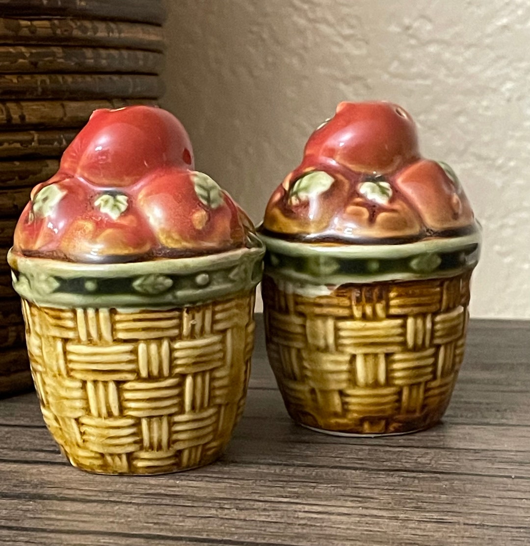 Vintage Glazed Pottery Ceramic Apples in a Woven Basket Salt and Pepper ...