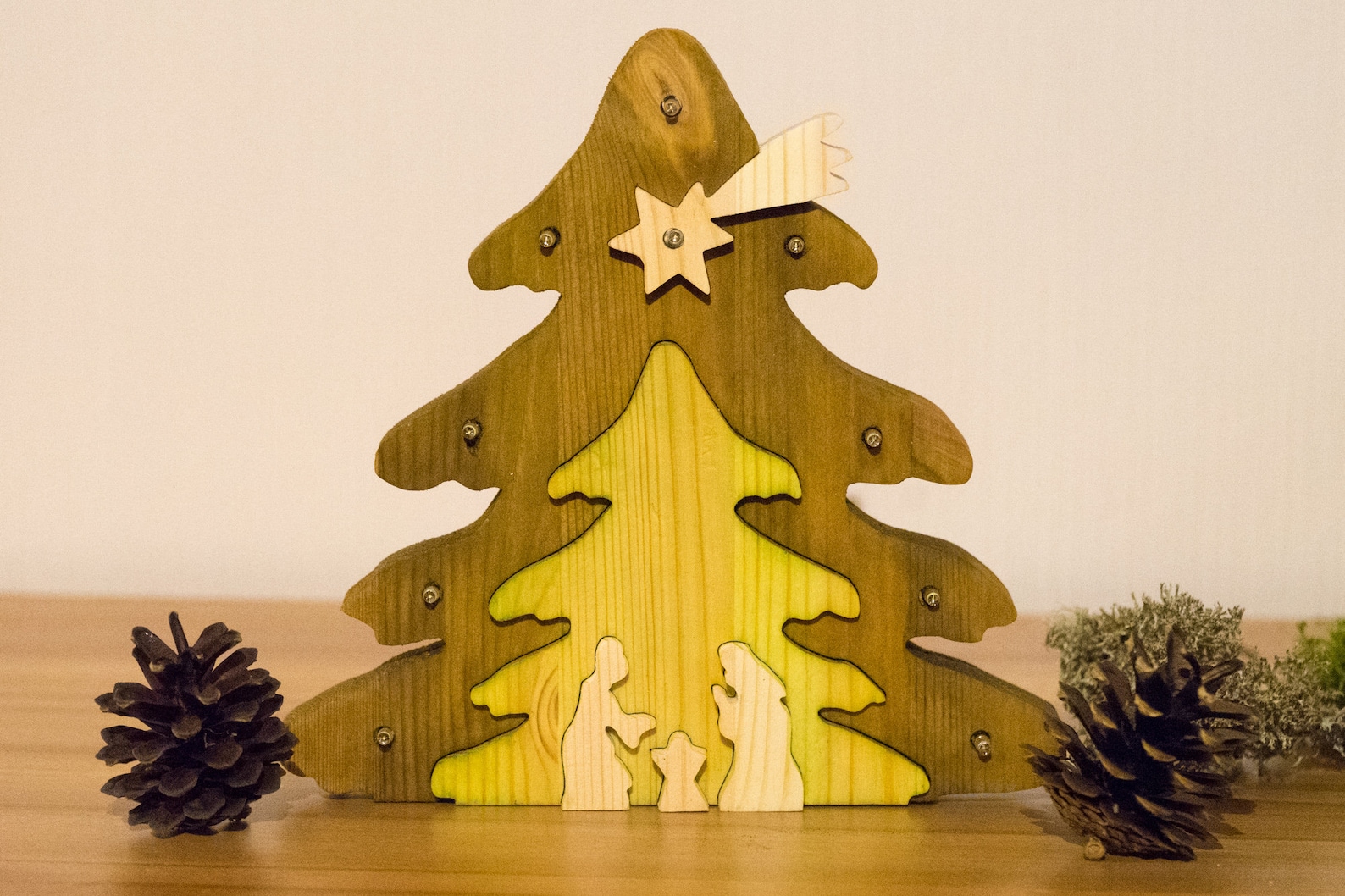 Nativity Scene in Tree Shape Christmas Decoration Nativity Scene Wooden ...