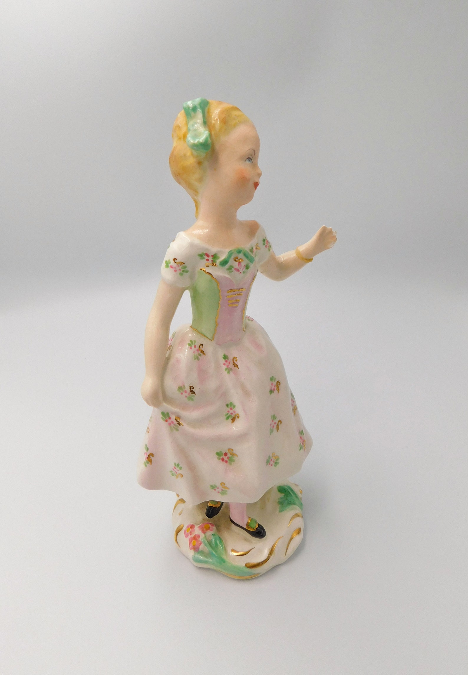 Vintage WEDGWOOD Figurine Regency Girl minuet - Etsy