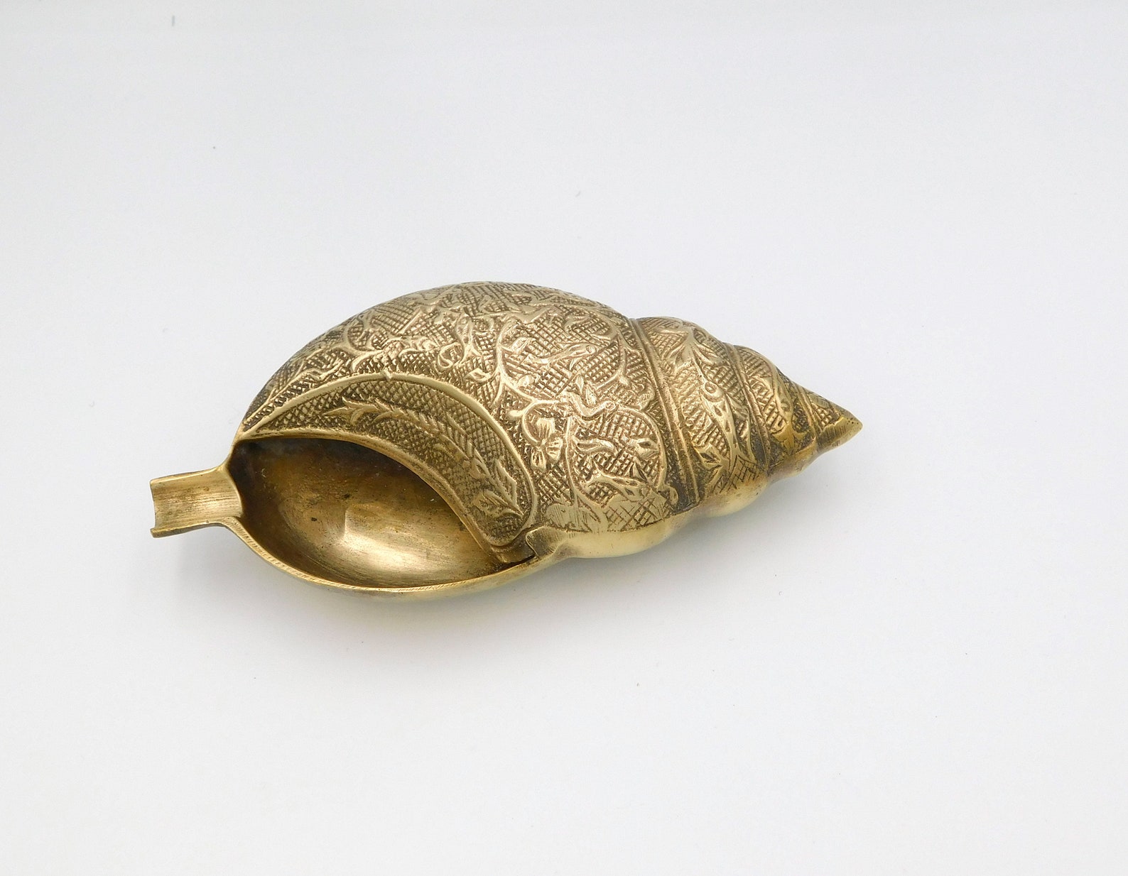 Vintage Ashtray Shell Ashtraybrass Ashtray Highly Embossed | Etsy