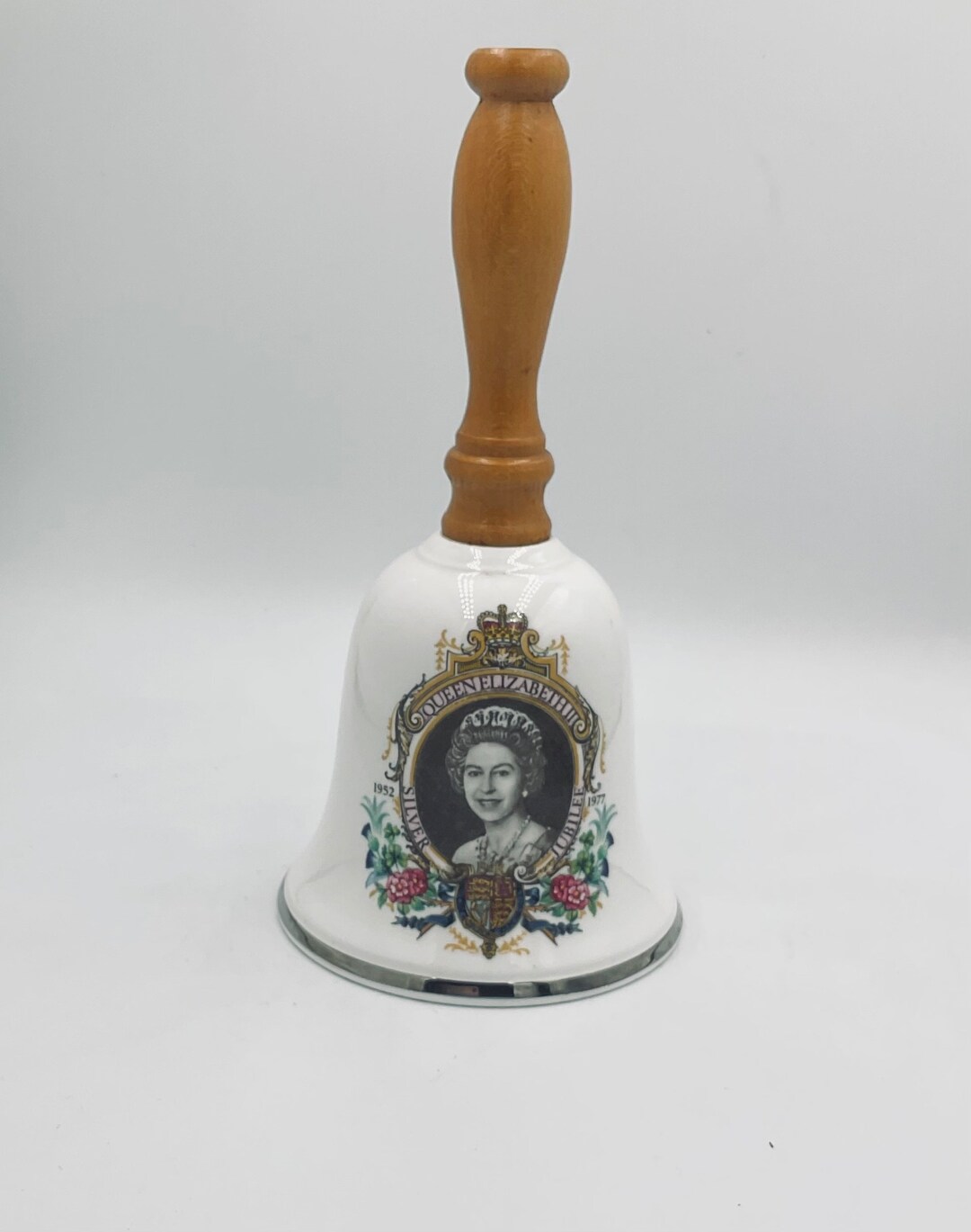 Queen Elizabeth 11 Commemorative Bell 7.5 - Etsy