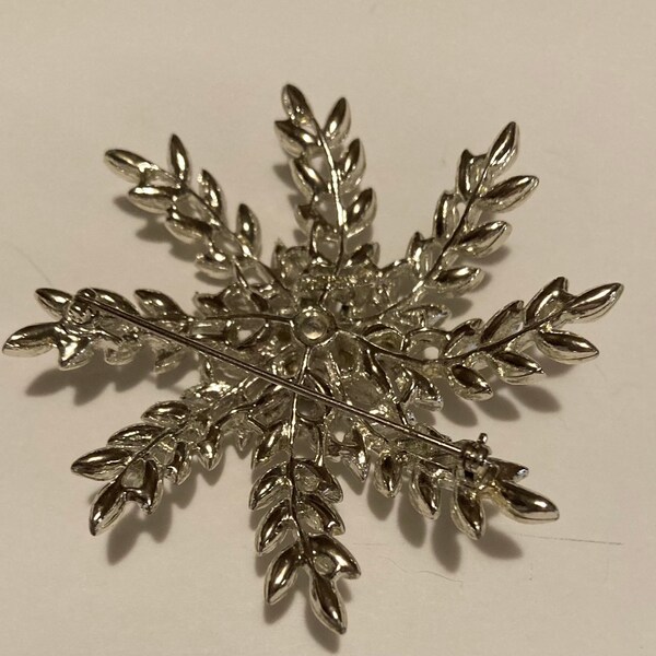 Snowflake Brooch Pin - Etsy