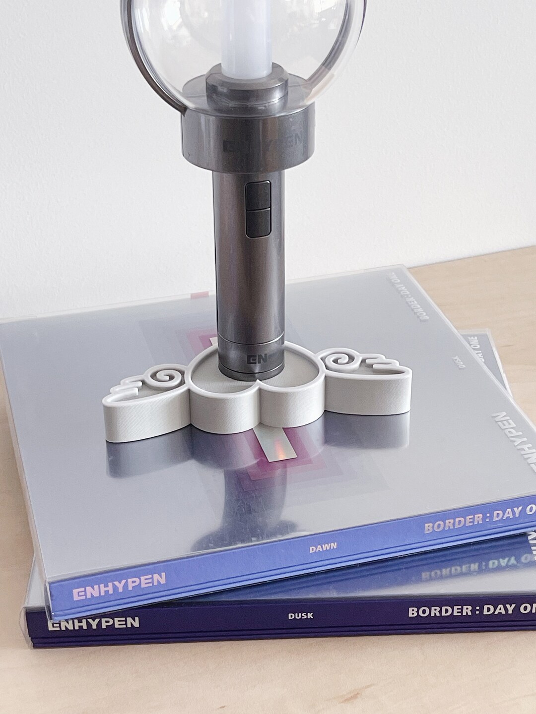 ENHA V. 1 Lightstick Holder, Gift for Kpop Fans, Kpop Lightstick Stand ...