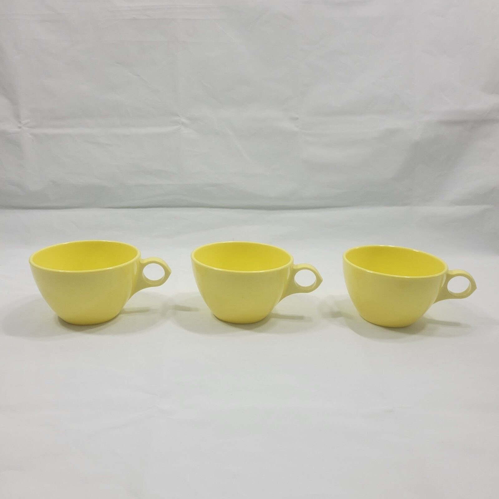 Vintage Windsor Melmac Coffee Cups Yellow Plastic USA Pretend Play Set ...