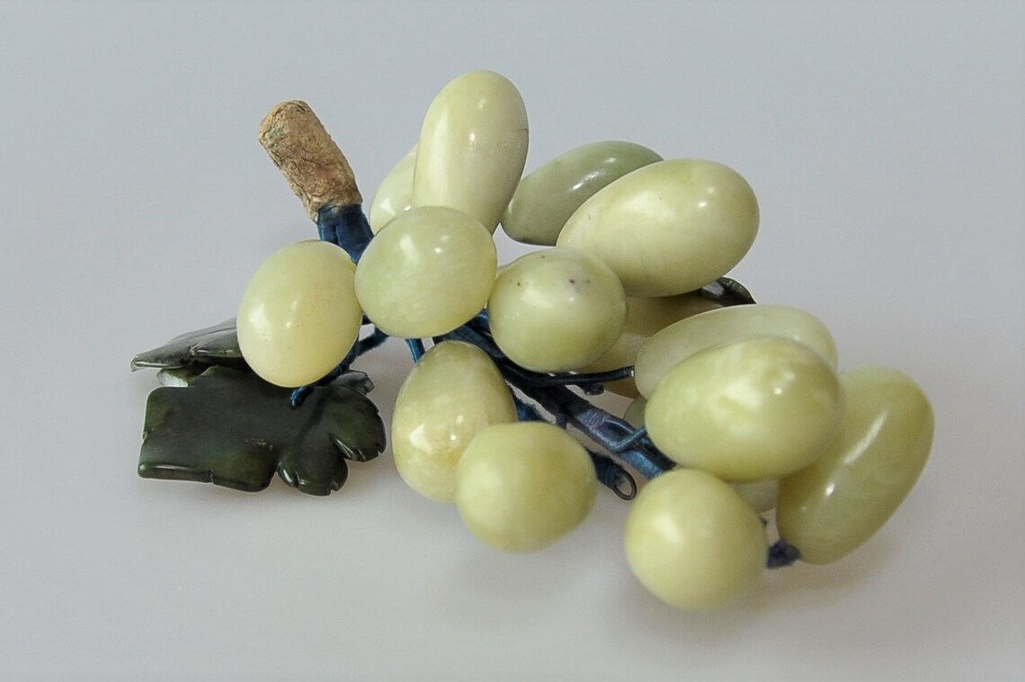 JADE GRAPES With Leaves Vintage Carved Stone China - Etsy