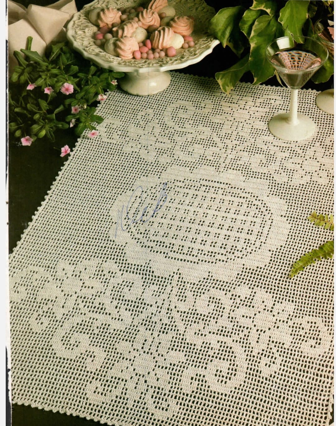 Curlicues Filet Table Center ~ Vintage Crochet Doily Pattern ~ Instant ...