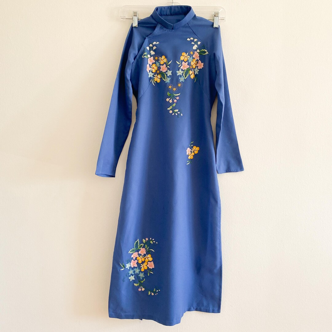 Vintage 1980s Embroidered Mandarin Tunic Blue Floral Qipao Cheongsam ...