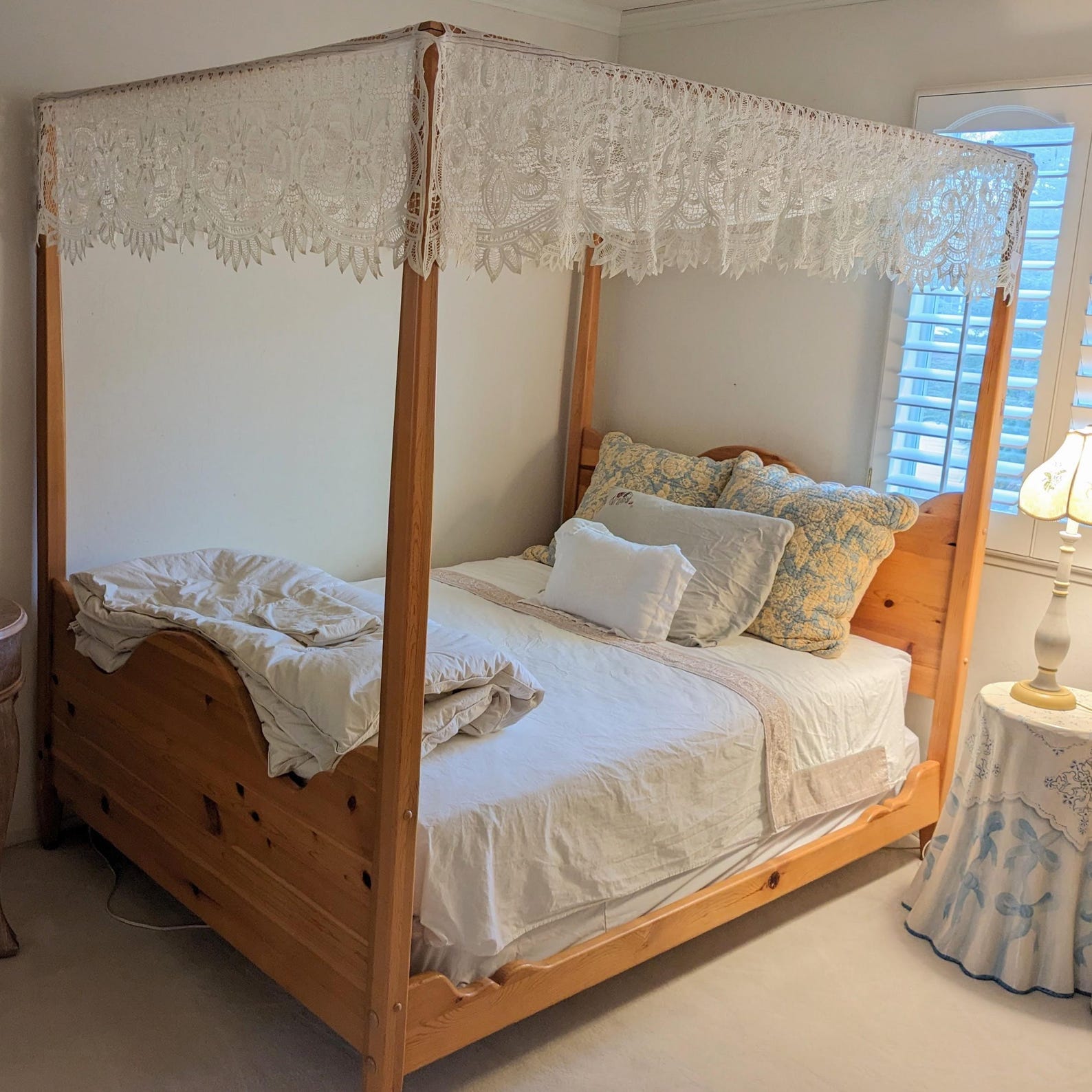 Vintage 1980s Peking Handicrafts Battenburg Lace Canopy Full Size Bed ...