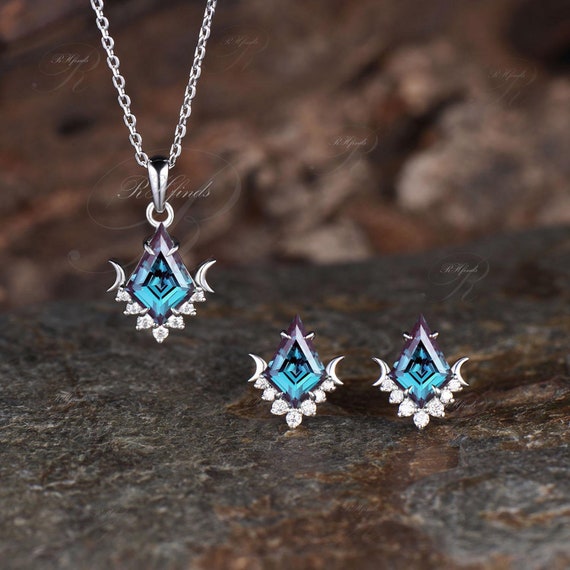 Alexandrite necklace and earrings store
