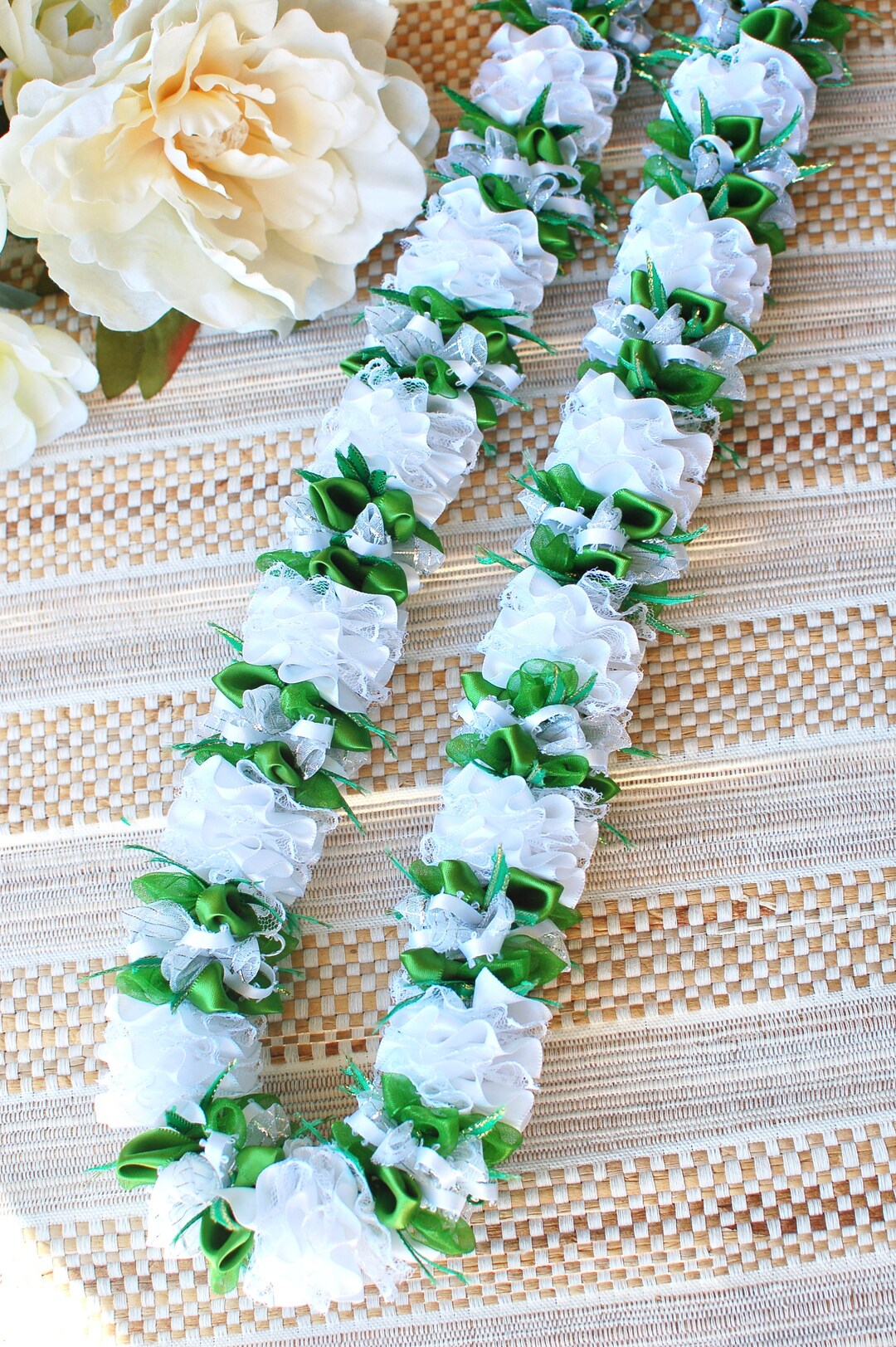 Beautiful Green White Lace Flower Hawaiian Ribbon Lei for Graduation ...