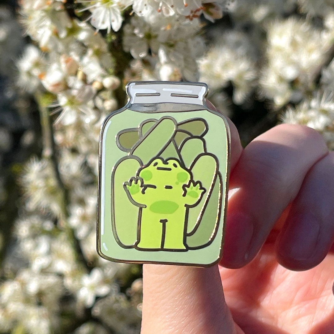 Pickle Frog Friendship Gift Hard Enamel Gold Metal Funny Amphibians ...