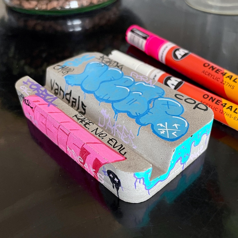 Graffiti Concrete Smartphone Stand – Cell Phone Holder Street Art Urban ...