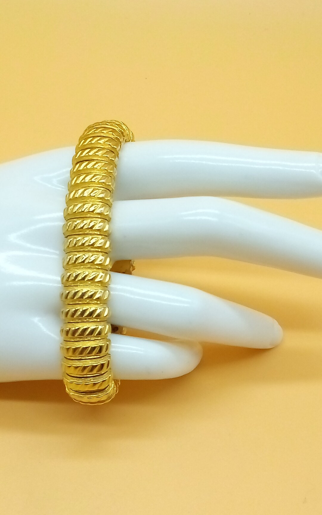 Vintage DG Stamped Gold Tone Stretch Bracelet - Etsy