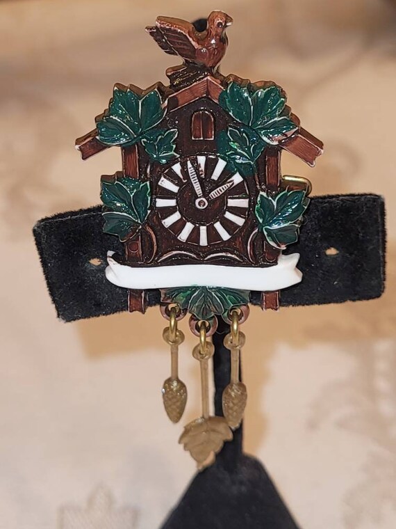 vintage clock pin - Gem