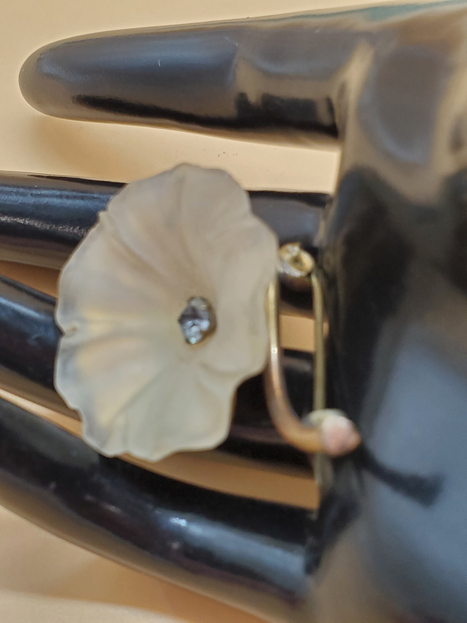 Antique Glass Flower Brooch - Etsy