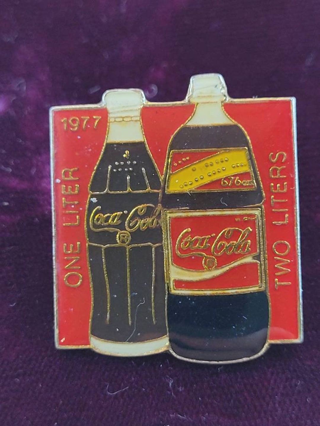 Vintage Coca-cola 1977 2 Liter Collectors Lapel Pin - Etsy