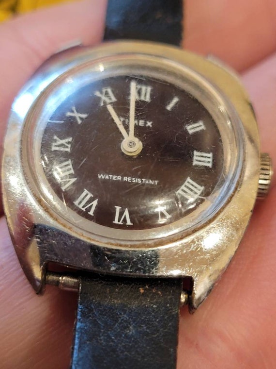 Vintage Timex Water Resistant black face wind up watc… - Gem