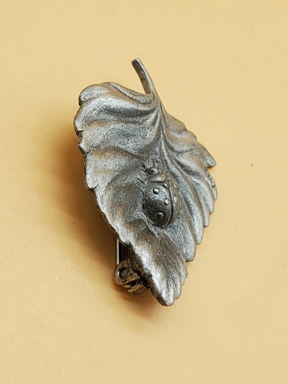 Vintage MB Boucher pewter leaf with ladybug pin - Gem