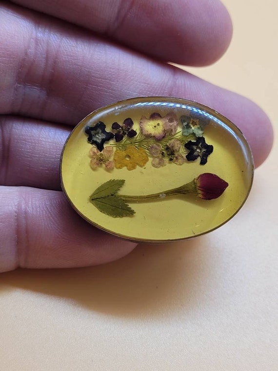 Vintage resin dried flower - Gem