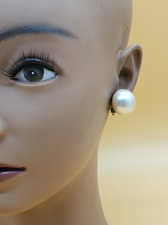 Vintage Erwin Pearl faux button pearl clip on earrings - Gem