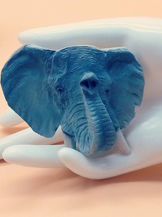 Vintage realistic elephant head brooch - Gem