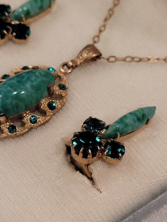 Vintage "Jewels of Distinction " green rhinestone jew… - Gem