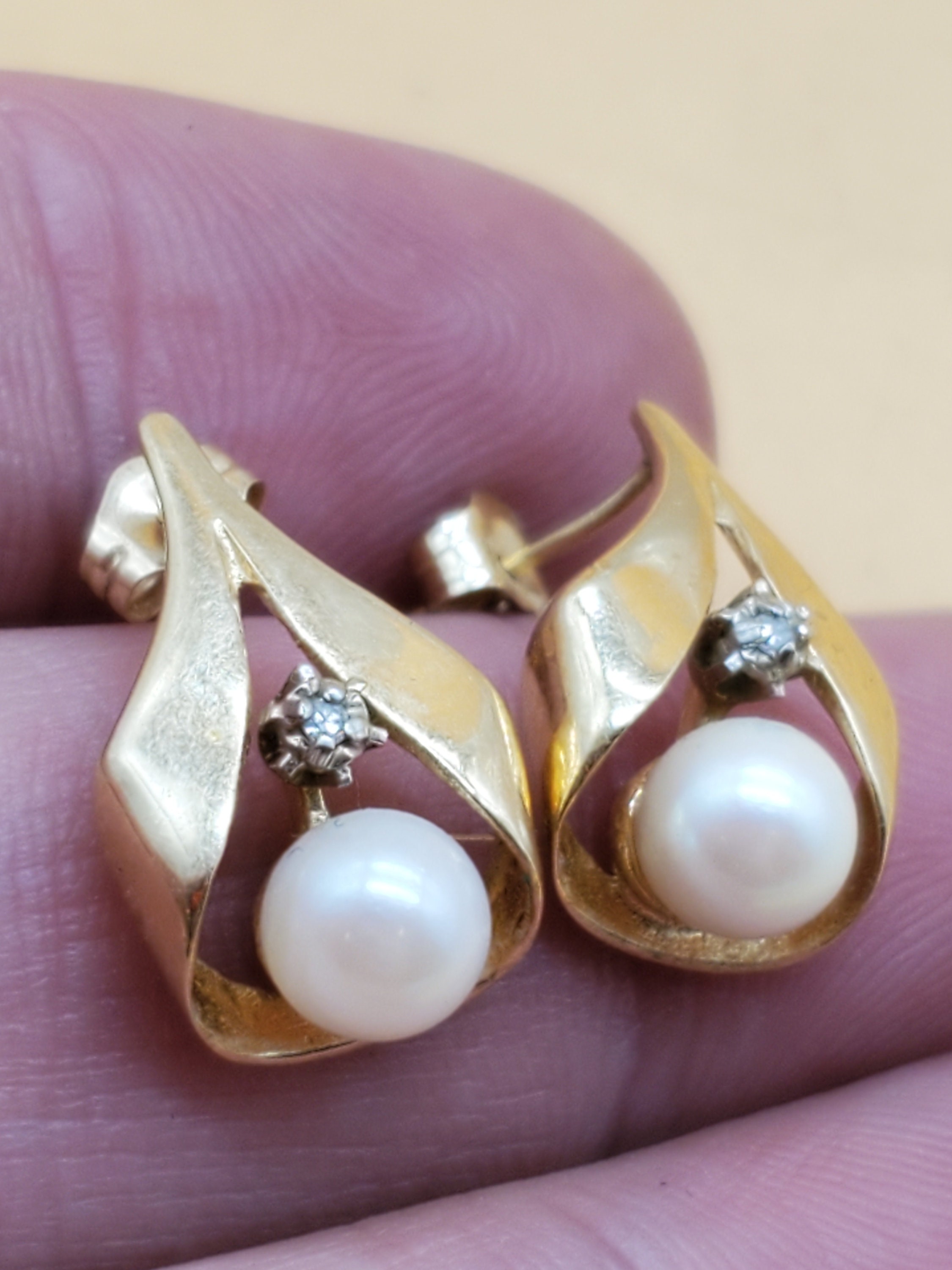 Vintage pearl and diamond earrings store